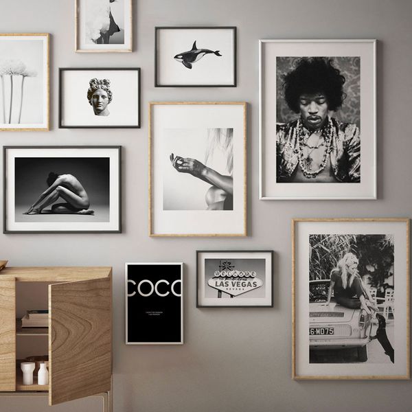 Black and white photowall store